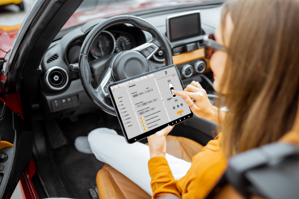 How to Develop Automotive Apps - Key Features and Categories